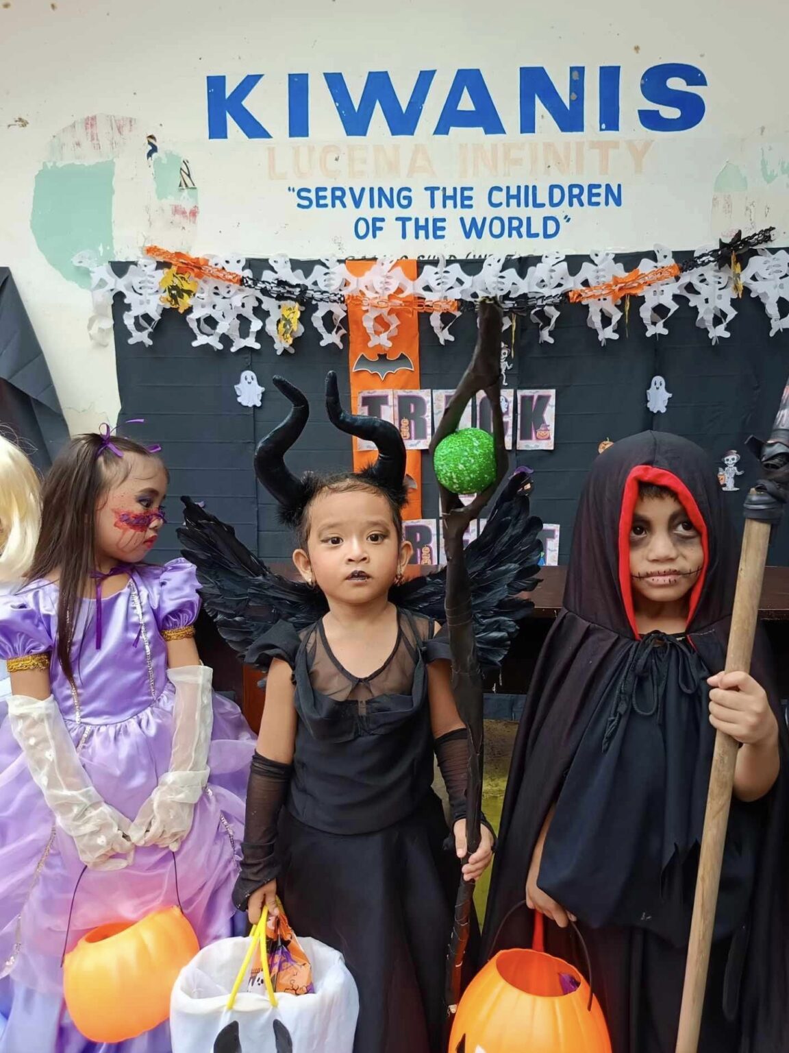 Philippines’ 'Undas': Honoring Loved Ones with Tradition - Kiwanis Asia ...
